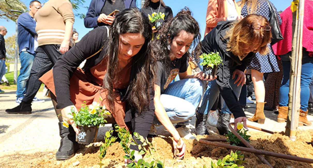 Tree Planting Ceremony Honoring October 7th Victims: A Symbol of ...